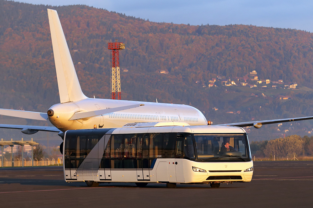 Airport | Tam Europe